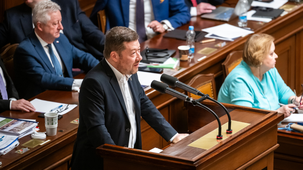 Выступающий против ЕС спикер палаты депутатов Чехии убрал из кабинета ...